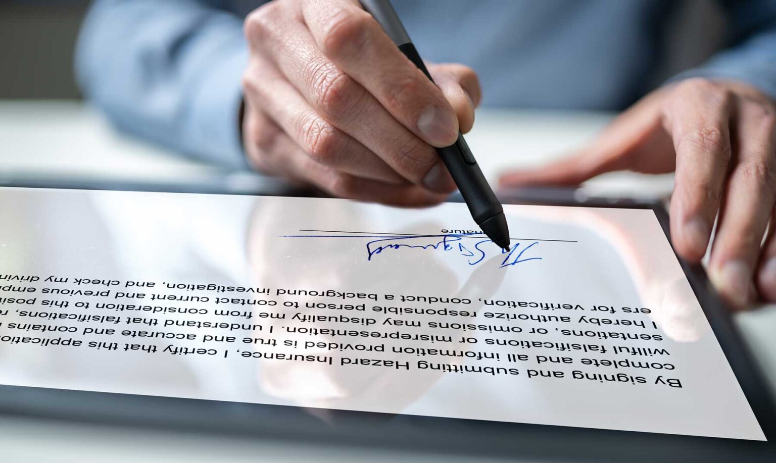 ¿Qué es la firma electrónica? Usos, ventajas y soluciones